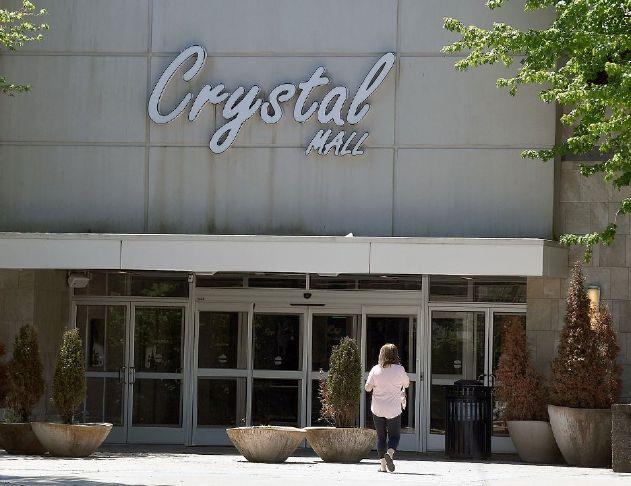 lakeforest mall elevator