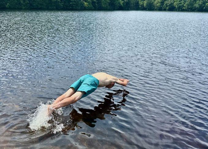 Hot on the trail? Go jump in a lake. | The Day