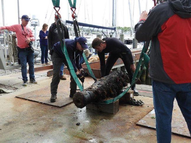 Navy recovers cannon from possible Perry shipwreck off Watch Hill | The Day