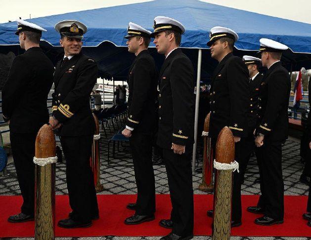 First three Royal Australian Navy officers graduate from sub school ...