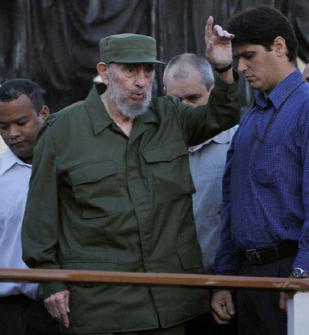 Fidel Castro reappears in his military uniform | The Day