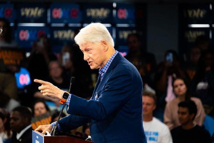 Former president Bill Clinton hospitalized with fever, spokesman says ...
