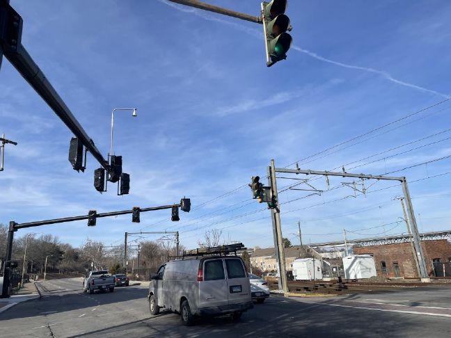 New traffic lights at New London intersection to remain dark until ...