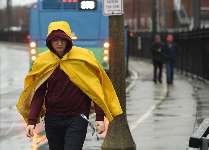 Rain, strong wind lash region | The Day