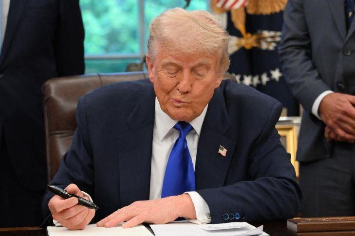 Trump set to accept luxury jet as gift from Qatar, ABC says | The Day