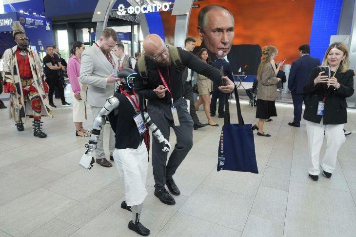 Putin says Russia has shared peace proposals with Israel and Iran | The Day