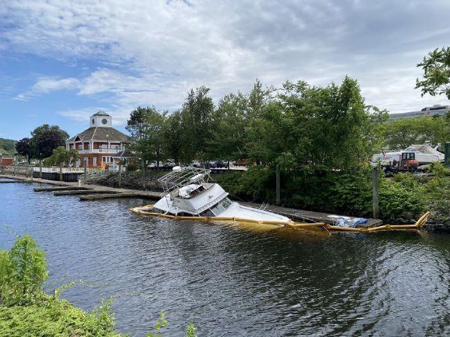 Boat tied to Norwich marina sinks | The Day