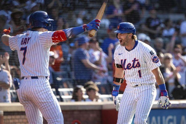 McNeil's 2-run homer in 7th off Weaver lifts Mets over Yankees 6-5 in Subway Series opener | The Day