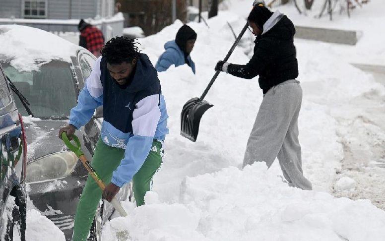 Region digs out after epic snowstorm | The Day