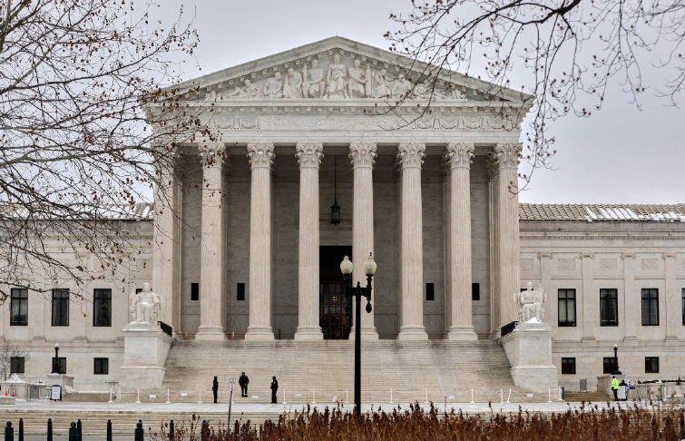 Supreme Court strikes down Trump's sweeping tariffs, sparking fierce ...